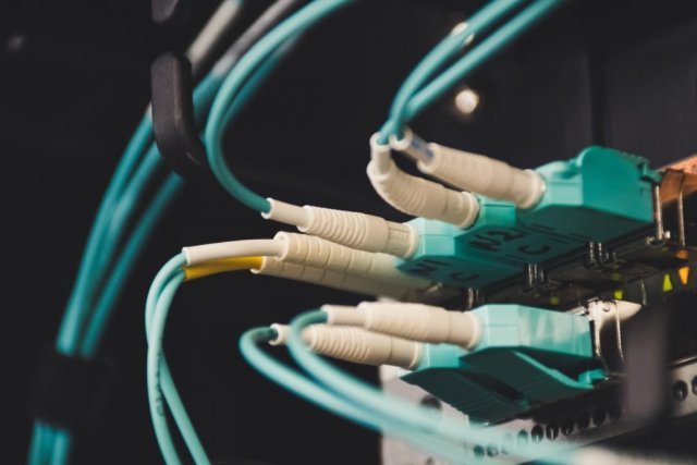 Internet dedicada: saiba de uma vez o que é o serviço e por que usar
